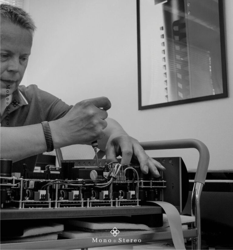 Aavik Acoustics 880 Series – M & S | Ultimate High-Fidelity