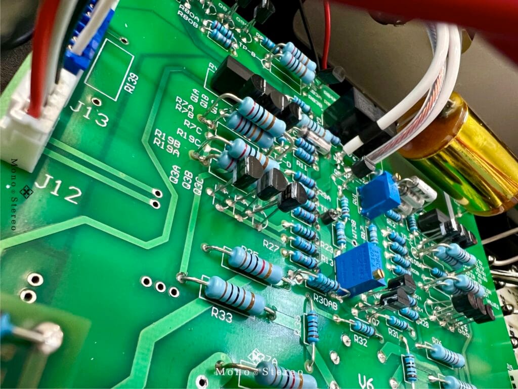 Audio Research – Details, Details – Ultimate High-Fidelity