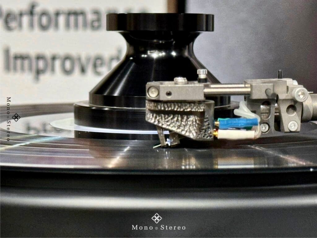 Acoustical Systems A*Stellar Turntable – Ultimate High-Fidelity