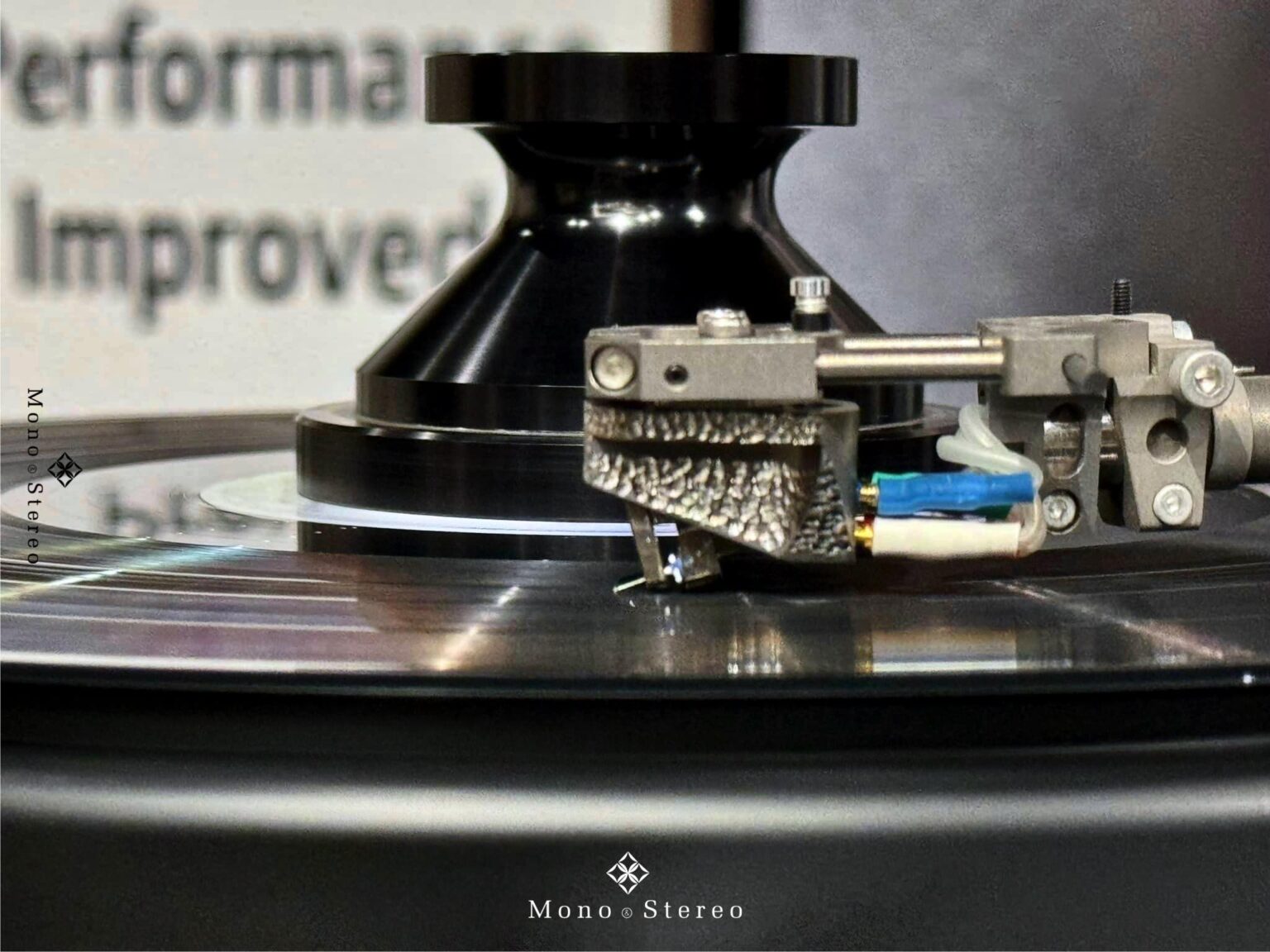 Acoustical Systems A*Stellar Turntable – Ultimate High-Fidelity