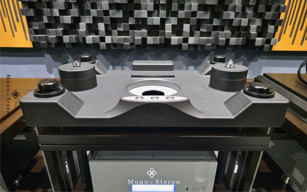 Acoustical Systems Astellar Turntable – Ultimate High-Fidelity