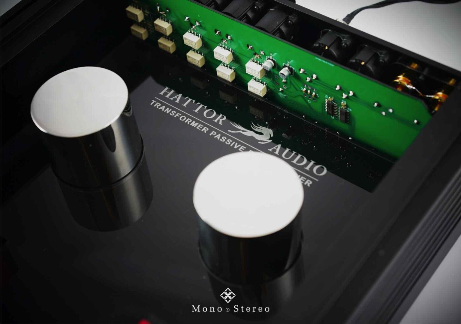 Khozmo Acoustic Magnetic Passive Preamplifier – Ultimate High-Fidelity