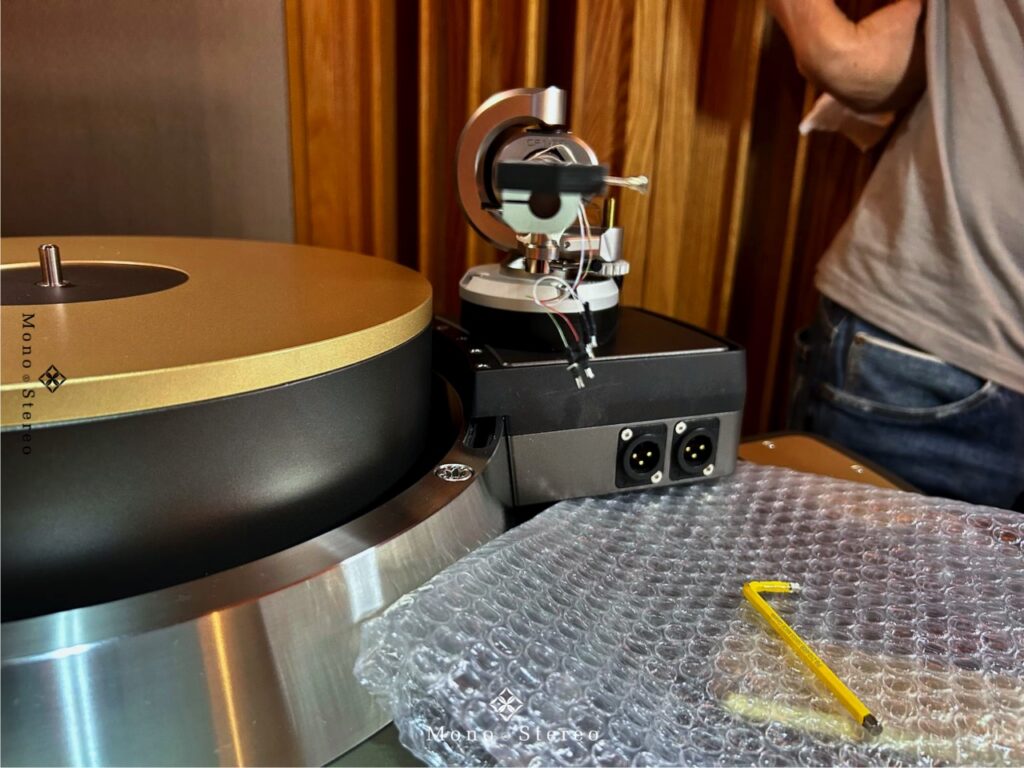 THORENS Reference Turntable – Ultimate High-Fidelity