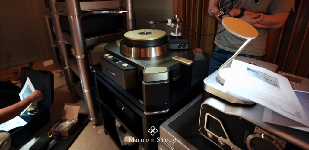 THORENS Reference Turntable – Ultimate High-Fidelity