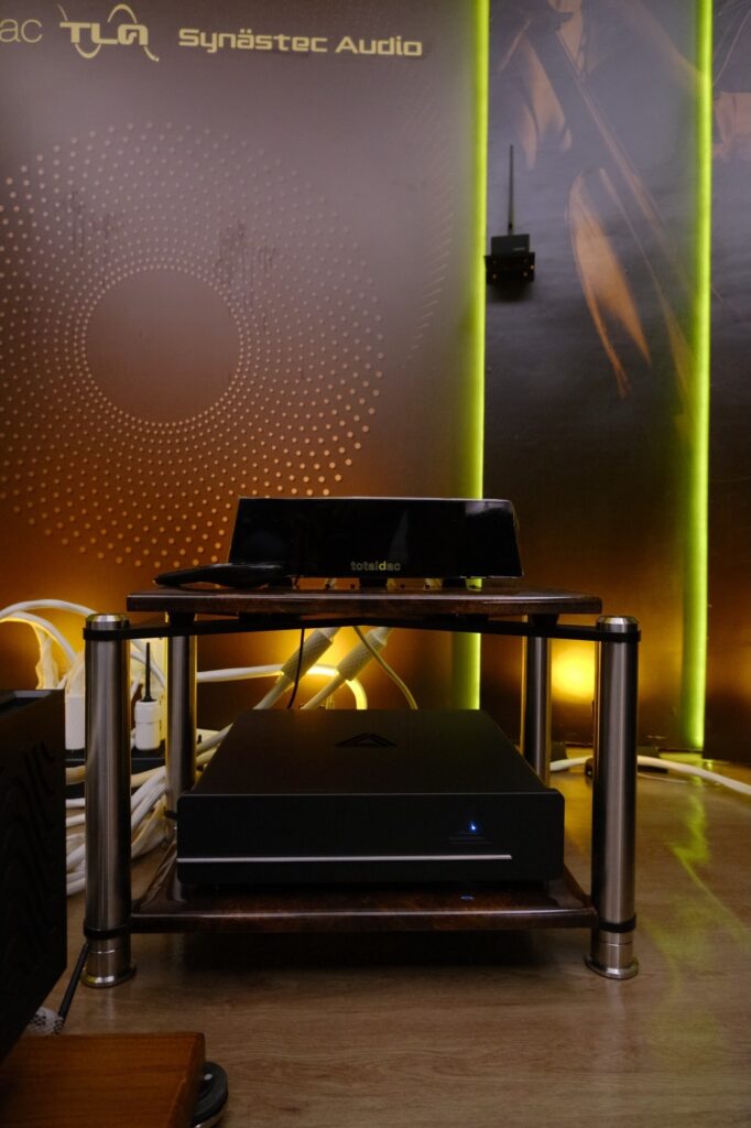 Totaldac x Zellaton x True Life Audio x SCHNERZINGER x Lucas Audio x ...