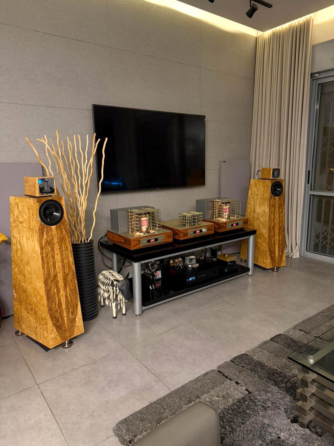 ThivanLabs x dCS x Kaiser – Ultimate High-Fidelity